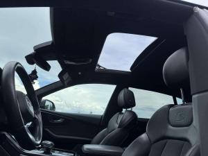 Grey Audi Q8 2021 in Birzai, with an engine capacity of 3.00 L and mileage of 118 thousand km for 42000 €, photo 19 on AUTOMOTO.COM.LV