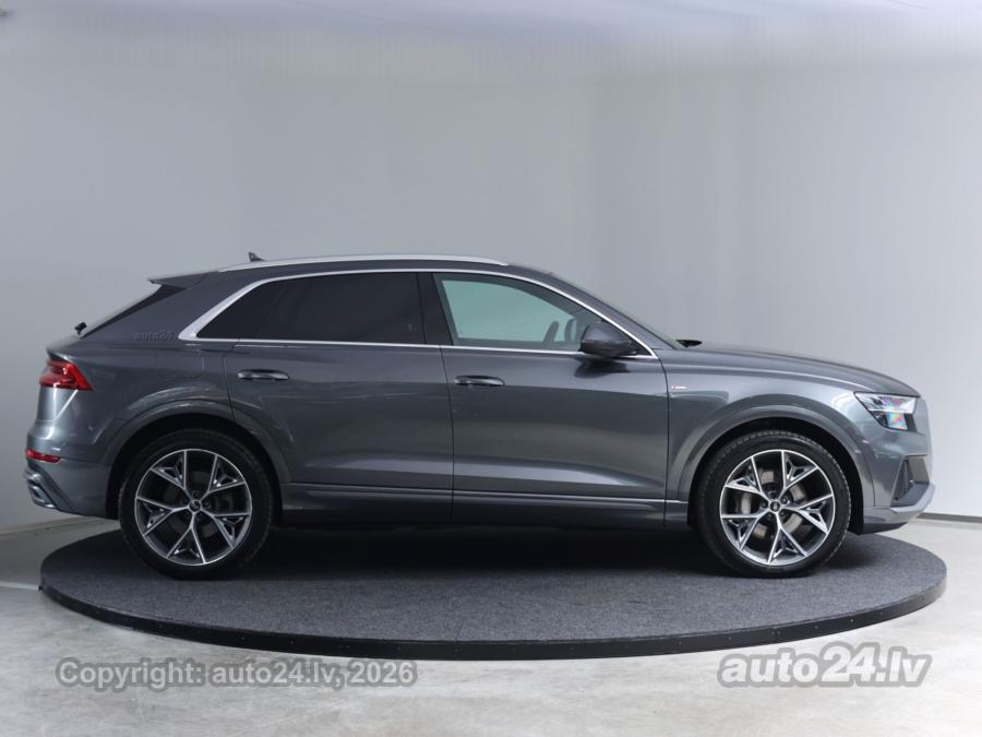 Grey Audi Q8 2022 in Tallinn, with an engine capacity of 3.00 L and mileage of 0 thousand km for 64000 €, photo 9 on AUTOMOTO.COM.LV