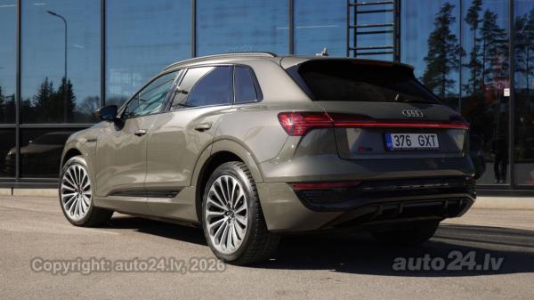 Grey Audi Q8 2023 in Tartu, with an engine capacity of 0.00 L and mileage of 58 thousand km for 61000 €, photo 4 on AUTOMOTO.COM.LV