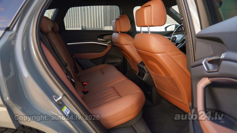 Pelēks Audi Q8 2023 Tartu, ar dzinēja tilpumu 0.00 L un nobraukumu 58 tūkst. km par 61000 €, foto 17 vietnē AUTOMOTO.COM.LV