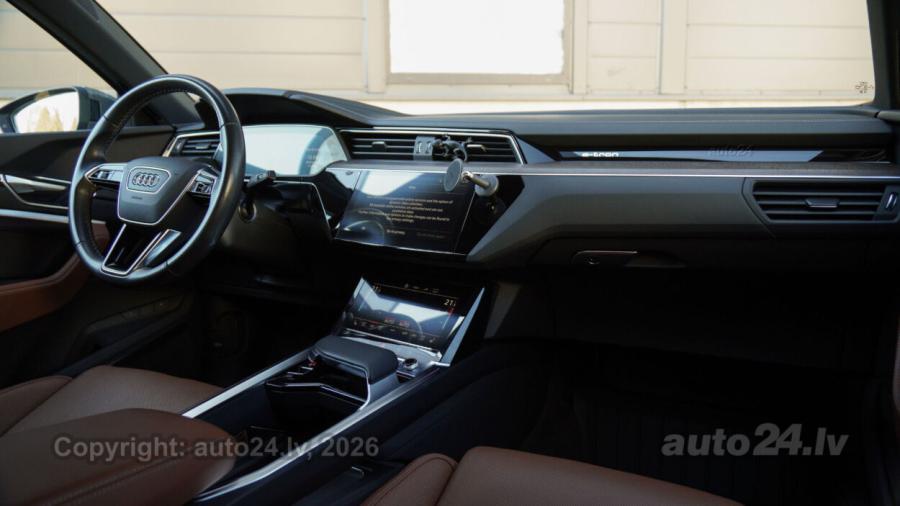 Pelēks Audi Q8 2023 Tartu, ar dzinēja tilpumu 0.00 L un nobraukumu 58 tūkst. km par 61000 €, foto 21 vietnē AUTOMOTO.COM.LV
