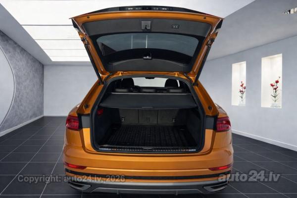 Oranžs Audi Q8 2018 Tallina, ar dzinēja tilpumu 3.00 L un nobraukumu 111 tūkst. km par 49900 €, foto 9 vietnē AUTOMOTO.COM.LV