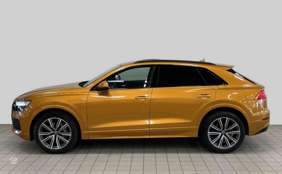 Orange Audi Q8 2018 in Kaunas, with an engine capacity of 2.97 L and mileage of 174 thousand km for 41800 €, photo 3 on AUTOMOTO.COM.LV
