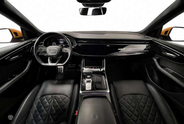 Orange Audi Q8 2018 in Kaunas, with an engine capacity of 2.97 L and mileage of 174 thousand km for 41800 €, photo 5 on AUTOMOTO.COM.LV