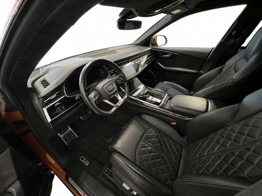 Orange Audi Q8 2018 in Kaunas, with an engine capacity of 2.97 L and mileage of 174 thousand km for 41800 €, photo 9 on AUTOMOTO.COM.LV