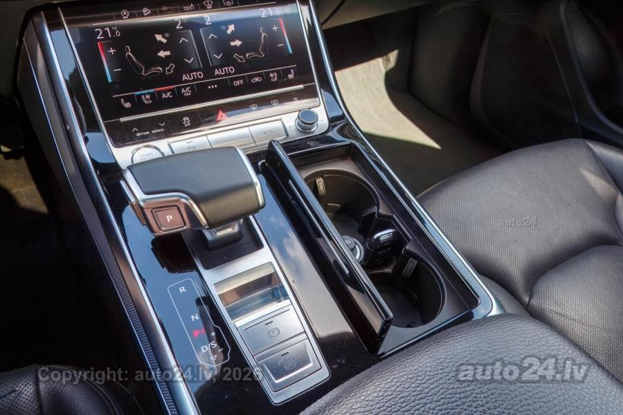 Orange Audi Q8 2019 in Tallinn, with an engine capacity of 3.00 L and mileage of 86 thousand km for 49900 €, photo 17 on AUTOMOTO.COM.LV