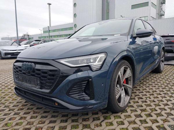 Blue Audi Q8 Sportback e-tron 2023 in Vilnius, with an engine capacity of 0.00 L and mileage of 104 thousand km for 45900 €, photo 1 on AUTOMOTO.COM.LV