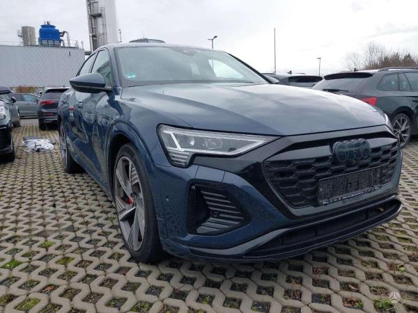 Blue Audi Q8 Sportback e-tron 2023 in Vilnius, with an engine capacity of 0.00 L and mileage of 104 thousand km for 45900 €, photo 2 on AUTOMOTO.COM.LV