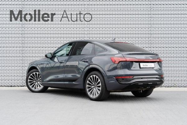 Серый Ауди Q8 Sportback e-tron 2023 в Марупе, объемом двигателя 0.00 л и пробегом 57 тыс. км за 51900 €, фото 3 на AUTOMOTO.COM.LV