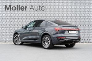 Pelēks Audi Q8 Sportback e-tron 2023 Mārupe, ar dzinēja tilpumu 0.00 L un nobraukumu 57 tūkst. km par 51900 €, foto 4 vietnē AUTOMOTO.COM.LV
