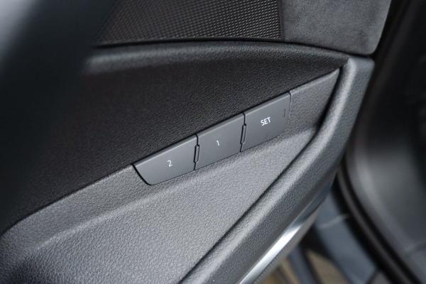 Серый Ауди Q8 Sportback e-tron 2023 в Марупе, объемом двигателя 0.00 л и пробегом 57 тыс. км за 51900 €, фото 10 на AUTOMOTO.COM.LV