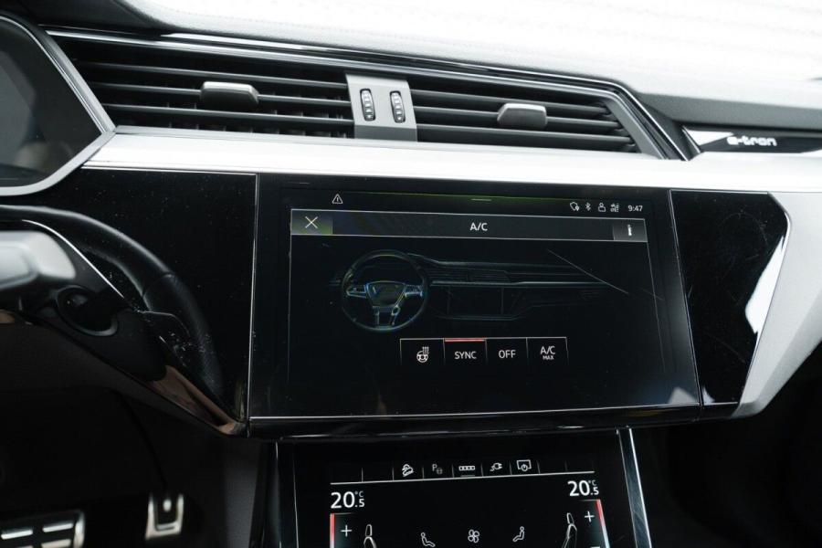 Pelēks Audi Q8 Sportback e-tron 2023 Mārupe, ar dzinēja tilpumu 0.00 L un nobraukumu 57 tūkst. km par 51900 €, foto 21 vietnē AUTOMOTO.COM.LV