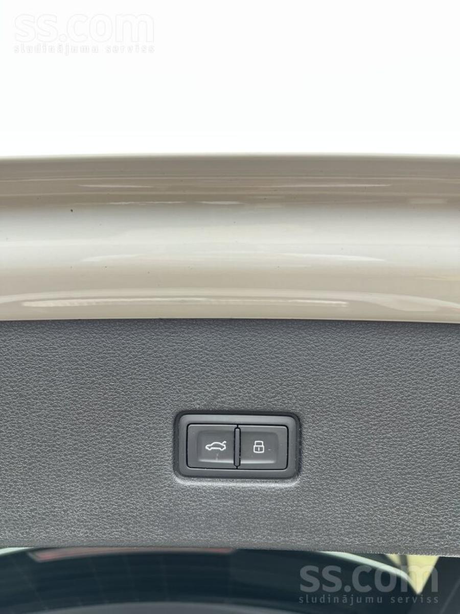 Белый Ауди Q8 2018 в Рига, объемом двигателя 3.00 л и пробегом 127 тыс. км за 51900 €, фото 15 на AUTOMOTO.COM.LV