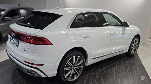 White Audi Q8 2018 in Siauliai, with an engine capacity of 2.97 L and mileage of 196 thousand km for 39500 €, photo 4 on AUTOMOTO.COM.LV