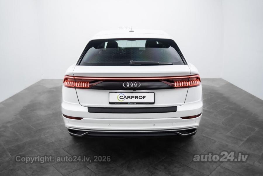 Balts Audi Q8 2018 Tallina, ar dzinēja tilpumu 3.00 L un nobraukumu 212 tūkst. km par 35999 €, foto 5 vietnē AUTOMOTO.COM.LV