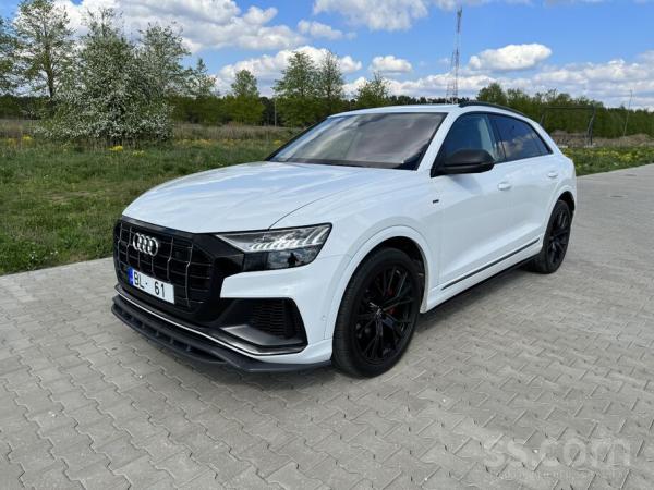 White Audi Q8 2018 in Riga, with an engine capacity of 3.00 L and mileage of 132 thousand km for 39800 €, photo 3 on AUTOMOTO.COM.LV