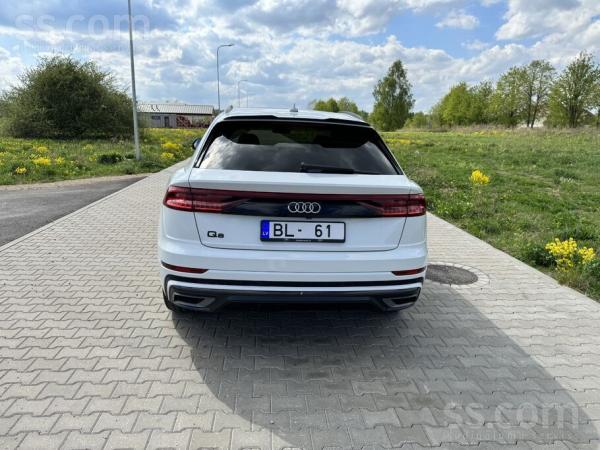 White Audi Q8 2018 in Riga, with an engine capacity of 3.00 L and mileage of 132 thousand km for 39800 €, photo 6 on AUTOMOTO.COM.LV