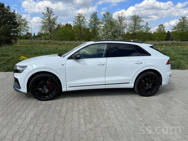 White Audi Q8 2018 in Riga, with an engine capacity of 3.00 L and mileage of 132 thousand km for 39800 €, photo 7 on AUTOMOTO.COM.LV