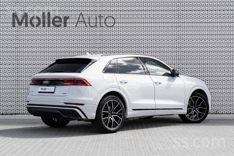 White Audi Q8 2019 in Riga, with an engine capacity of 3.00 L and mileage of 133 thousand km for 59900 €, photo 4 on AUTOMOTO.COM.LV