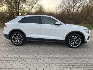 White Audi Q8 2019 in Siauliai, with an engine capacity of 3.00 L and mileage of 264 thousand km for 33500 €, photo 6 on AUTOMOTO.COM.LV