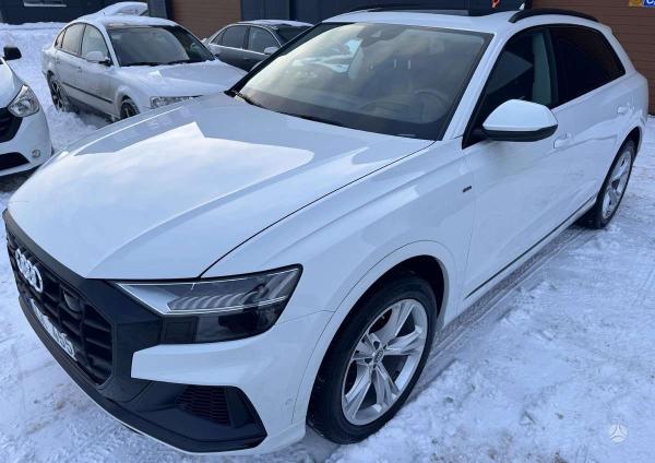 White Audi Q8 2019 in Kaunas, with an engine capacity of 3.00 L and mileage of 134 thousand km for 38950 €, photo 2 on AUTOMOTO.COM.LV