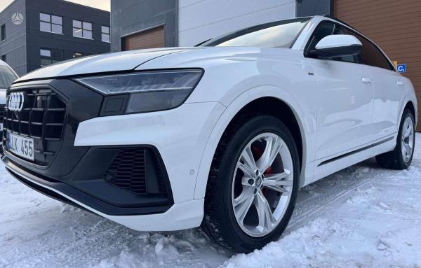 White Audi Q8 2019 in Kaunas, with an engine capacity of 3.00 L and mileage of 134 thousand km for 38950 €, photo 3 on AUTOMOTO.COM.LV