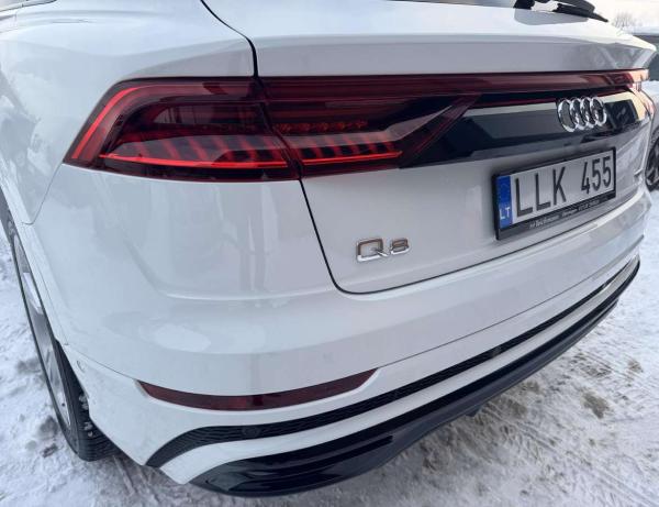 White Audi Q8 2019 in Kaunas, with an engine capacity of 3.00 L and mileage of 134 thousand km for 38950 €, photo 10 on AUTOMOTO.COM.LV