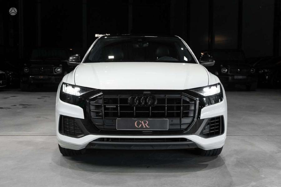 White Audi Q8 2019 in Riga, with an engine capacity of 2.97 L and mileage of 124 thousand km for 48800 €, photo 2 on AUTOMOTO.COM.LV