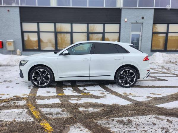White Audi Q8 2019 in Kaunas, with an engine capacity of 2.97 L and mileage of 275 thousand km for 35000 €, photo 3 on AUTOMOTO.COM.LV