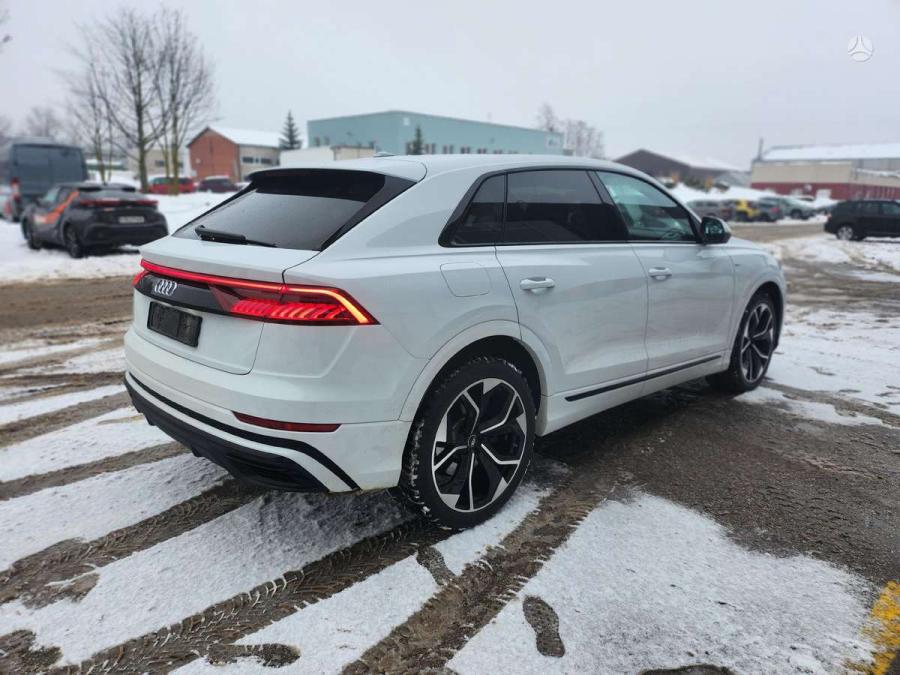 Balts Audi Q8 2019 Kauņa, ar dzinēja tilpumu 2.97 L un nobraukumu 275 tūkst. km par 35000 €, foto 6 vietnē AUTOMOTO.COM.LV
