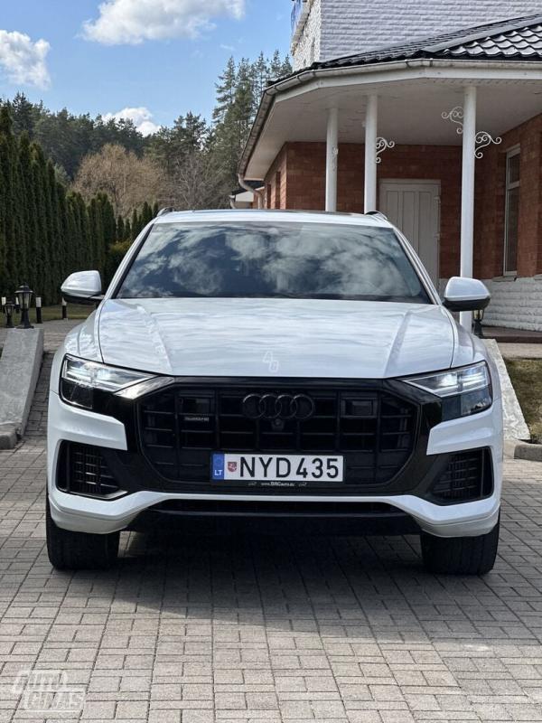 White Audi Q8 2019 in Vilnius, with an engine capacity of 3.00 L and mileage of 116 thousand km for 45000 €, photo 4 on AUTOMOTO.COM.LV