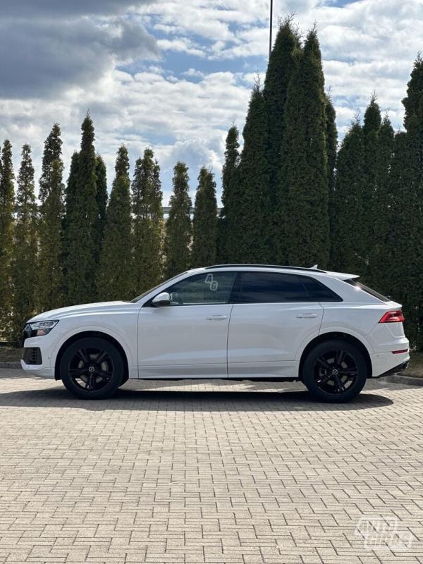 White Audi Q8 2019 in Vilnius, with an engine capacity of 3.00 L and mileage of 116 thousand km for 45000 €, photo 9 on AUTOMOTO.COM.LV