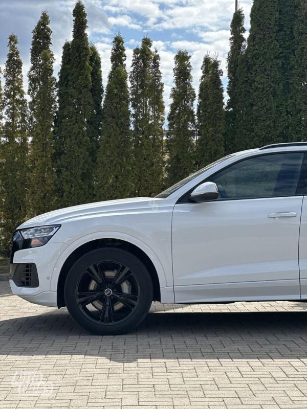 White Audi Q8 2019 in Vilnius, with an engine capacity of 3.00 L and mileage of 116 thousand km for 45000 €, photo 10 on AUTOMOTO.COM.LV