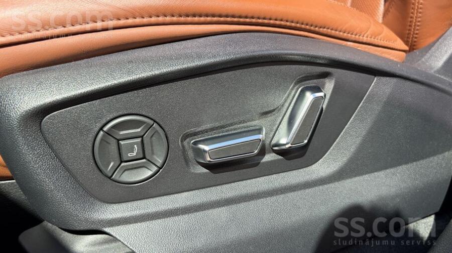 Balts Audi Q8 2019 Rīga, ar dzinēja tilpumu 3.00 L un nobraukumu 158 tūkst. km par 44500 €, foto 31 vietnē AUTOMOTO.COM.LV