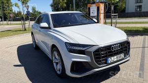 White Audi Q8 2019 in Riga, with an engine capacity of 3.00 L and mileage of 158 thousand km for 44500 €, photo 3 on AUTOMOTO.COM.LV