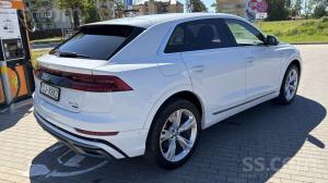 White Audi Q8 2019 in Riga, with an engine capacity of 3.00 L and mileage of 158 thousand km for 44500 €, photo 4 on AUTOMOTO.COM.LV