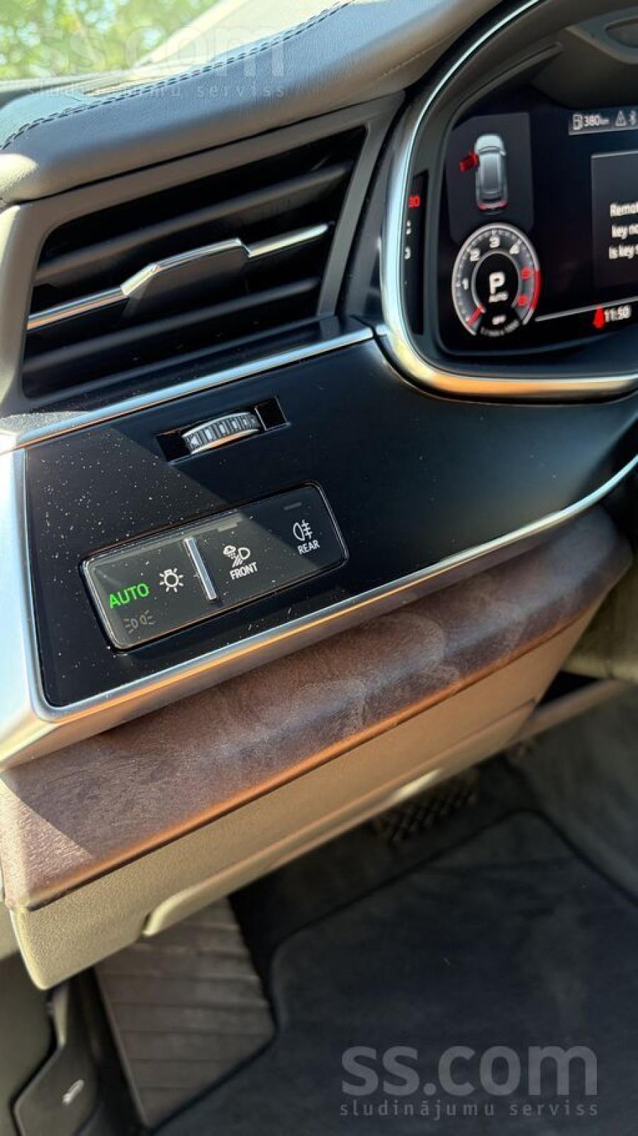 White Audi Q8 2019 in Riga, with an engine capacity of 3.00 L and mileage of 158 thousand km for 44500 €, photo 24 on AUTOMOTO.COM.LV
