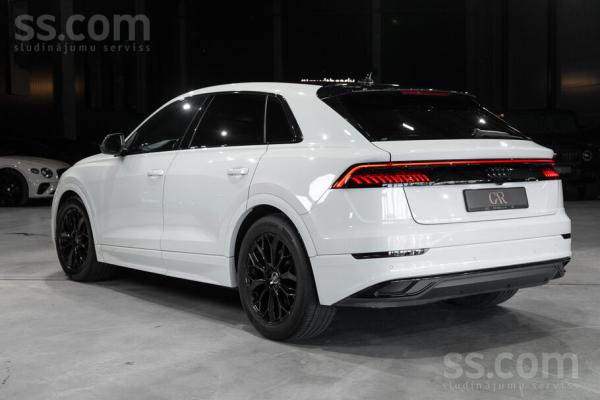 White Audi Q8 2019 in Riga, with an engine capacity of 3.00 L and mileage of 124 thousand km for 40900 €, photo 4 on AUTOMOTO.COM.LV