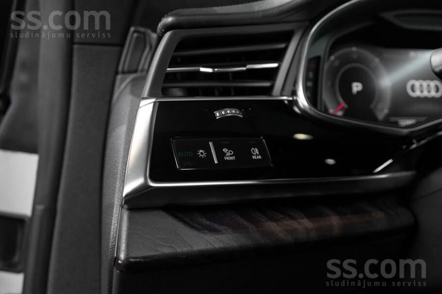 Balts Audi Q8 2019 Rīga, ar dzinēja tilpumu 3.00 L un nobraukumu 124 tūkst. km par 40900 €, foto 20 vietnē AUTOMOTO.COM.LV