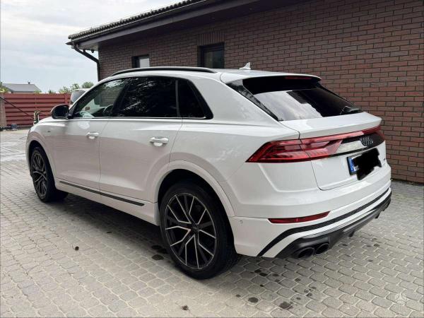 Balts Audi Q8 2019 Klaipėda, ar dzinēja tilpumu 3.00 L un nobraukumu 102 tūkst. km par 39950 €, foto 4 vietnē AUTOMOTO.COM.LV
