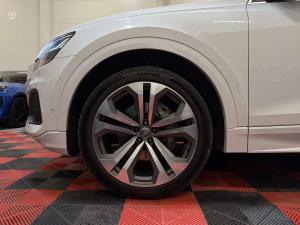 Balts Audi Q8 2019 Viļņa, ar dzinēja tilpumu 3.00 L un nobraukumu 138 tūkst. km par 36990 €, foto 12 vietnē AUTOMOTO.COM.LV