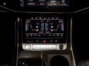 Balts Audi Q8 2019 Viļņa, ar dzinēja tilpumu 3.00 L un nobraukumu 138 tūkst. km par 36990 €, foto 25 vietnē AUTOMOTO.COM.LV