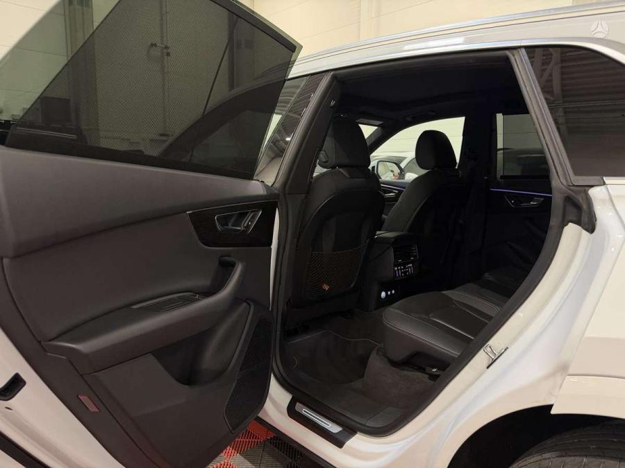 Balts Audi Q8 2019 Viļņa, ar dzinēja tilpumu 3.00 L un nobraukumu 138 tūkst. km par 36990 €, foto 34 vietnē AUTOMOTO.COM.LV