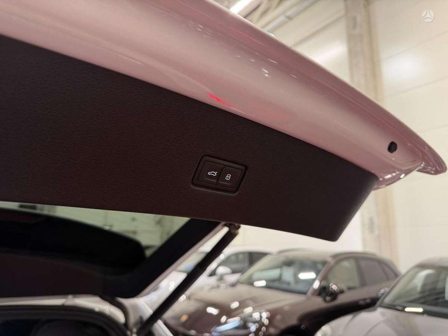 Balts Audi Q8 2019 Viļņa, ar dzinēja tilpumu 3.00 L un nobraukumu 138 tūkst. km par 36990 €, foto 37 vietnē AUTOMOTO.COM.LV