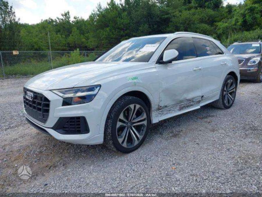 White Audi Q8 2019 in Klaipeda, with an engine capacity of 0.00 L and mileage of 72 thousand km for 14000 €, photo 3 on AUTOMOTO.COM.LV