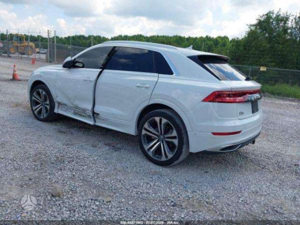 White Audi Q8 2019 in Klaipeda, with an engine capacity of 0.00 L and mileage of 72 thousand km for 14000 €, photo 3 on AUTOMOTO.COM.LV