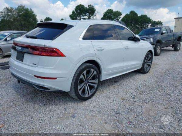 White Audi Q8 2019 in Klaipeda, with an engine capacity of 0.00 L and mileage of 72 thousand km for 14000 €, photo 4 on AUTOMOTO.COM.LV