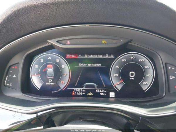White Audi Q8 2019 in Klaipeda, with an engine capacity of 0.00 L and mileage of 72 thousand km for 14000 €, photo 7 on AUTOMOTO.COM.LV
