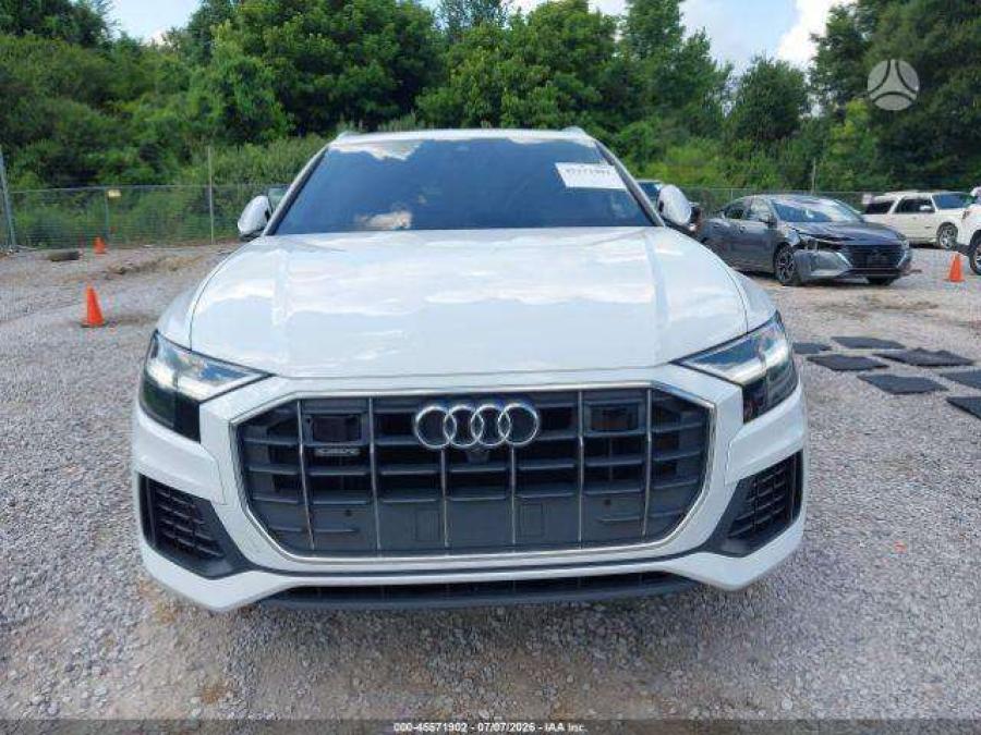 White Audi Q8 2019 in Klaipeda, with an engine capacity of 0.00 L and mileage of 72 thousand km for 14000 €, photo 13 on AUTOMOTO.COM.LV