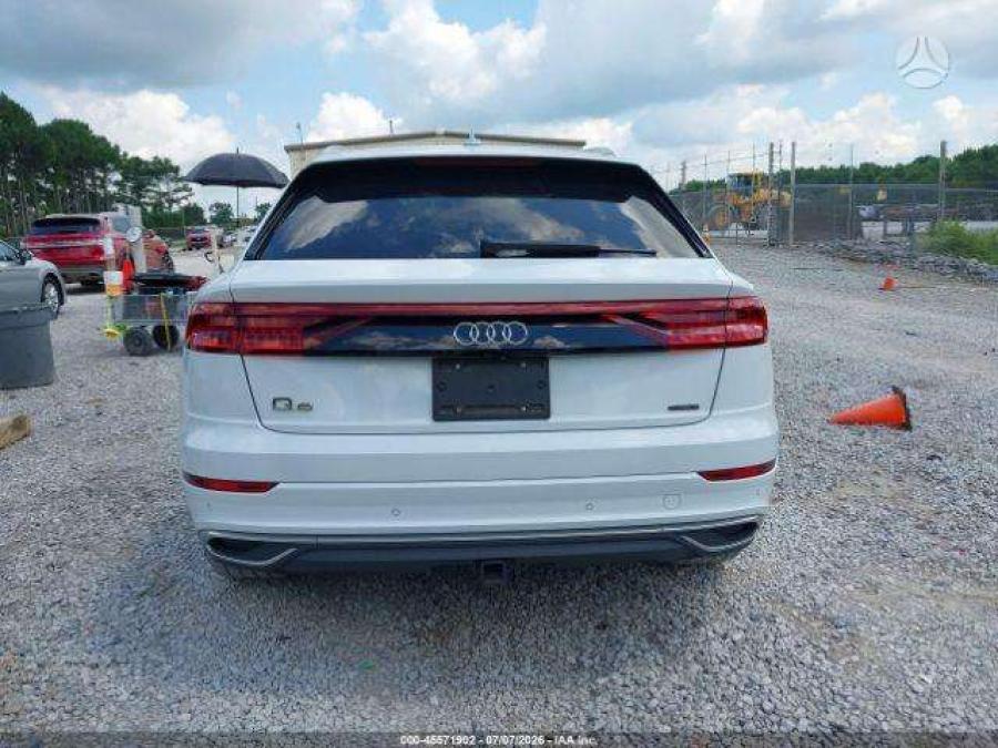 White Audi Q8 2019 in Klaipeda, with an engine capacity of 0.00 L and mileage of 72 thousand km for 14000 €, photo 17 on AUTOMOTO.COM.LV